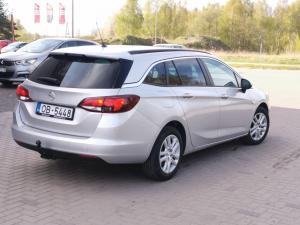 Grey Opel Astra 2018 in Riga, with an engine capacity of 1.60 L and mileage of 111 thousand km for 8790 €, photo 3 on AUTOMOTO.COM.LV