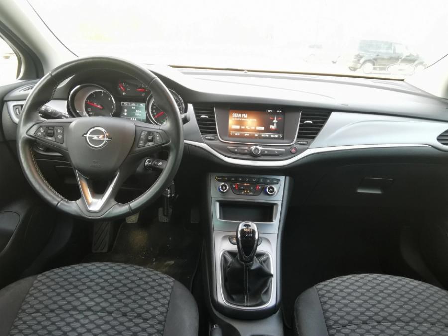 Grey Opel Astra 2018 in Riga, with an engine capacity of 1.60 L and mileage of 111 thousand km for 8790 €, photo 6 on AUTOMOTO.COM.LV
