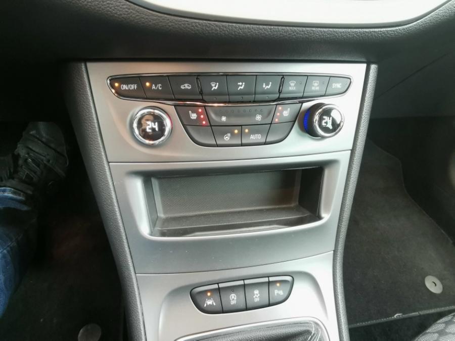 Grey Opel Astra 2018 in Riga, with an engine capacity of 1.60 L and mileage of 111 thousand km for 8790 €, photo 10 on AUTOMOTO.COM.LV