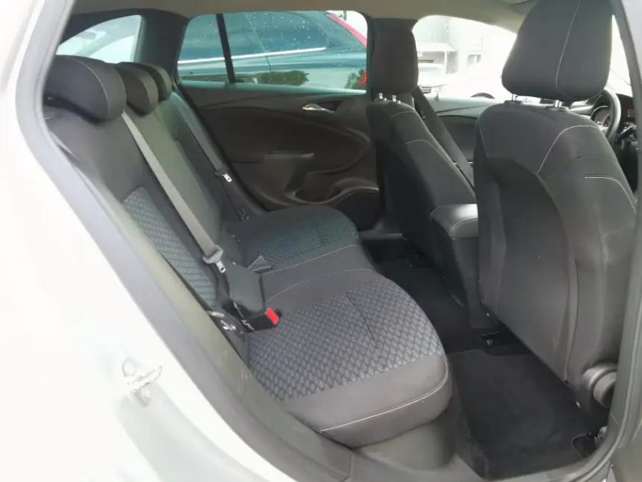 Pelēks Opel Astra 2018 Kuldīga, ar dzinēja tilpumu 1.60 L un nobraukumu 111 tūkst. km par 8790 €, foto 7 vietnē AUTOMOTO.COM.LV