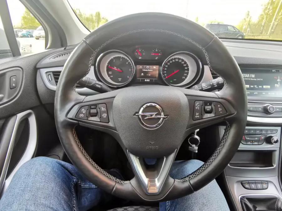 Pelēks Opel Astra 2018 Kuldīga, ar dzinēja tilpumu 1.60 L un nobraukumu 111 tūkst. km par 8790 €, foto 12 vietnē AUTOMOTO.COM.LV