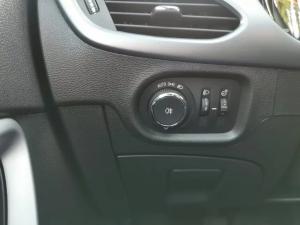 Pelēks Opel Astra 2018 Kuldīga, ar dzinēja tilpumu 1.60 L un nobraukumu 111 tūkst. km par 8790 €, foto 16 vietnē AUTOMOTO.COM.LV