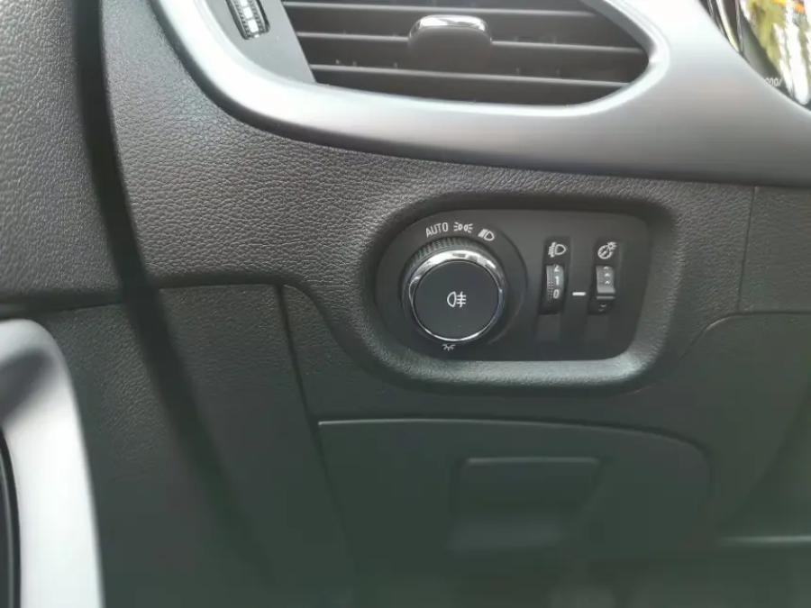 Pelēks Opel Astra 2018 Kuldīga, ar dzinēja tilpumu 1.60 L un nobraukumu 111 tūkst. km par 8790 €, foto 16 vietnē AUTOMOTO.COM.LV