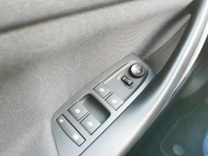 Pelēks Opel Astra 2018 Kuldīga, ar dzinēja tilpumu 1.60 L un nobraukumu 111 tūkst. km par 8790 €, foto 17 vietnē AUTOMOTO.COM.LV