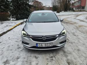 Grey Opel Astra 2018 in Riga, with an engine capacity of 1.60 L and mileage of 207 thousand km for 6690 €, photo 5 on AUTOMOTO.COM.LV