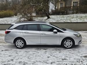 Grey Opel Astra 2018 in Riga, with an engine capacity of 1.60 L and mileage of 207 thousand km for 6690 €, photo 7 on AUTOMOTO.COM.LV