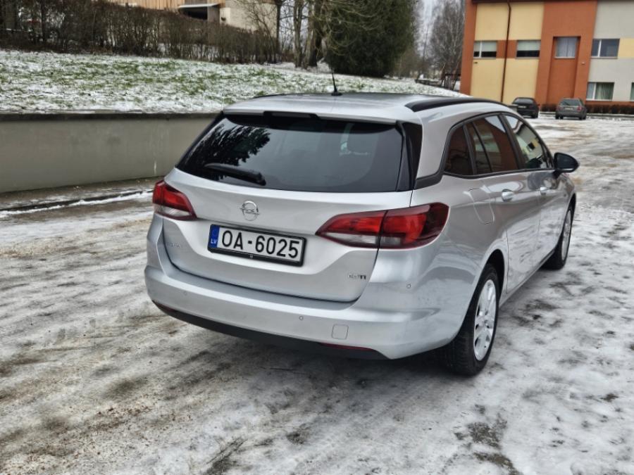 Grey Opel Astra 2018 in Riga, with an engine capacity of 1.60 L and mileage of 207 thousand km for 6690 €, photo 8 on AUTOMOTO.COM.LV