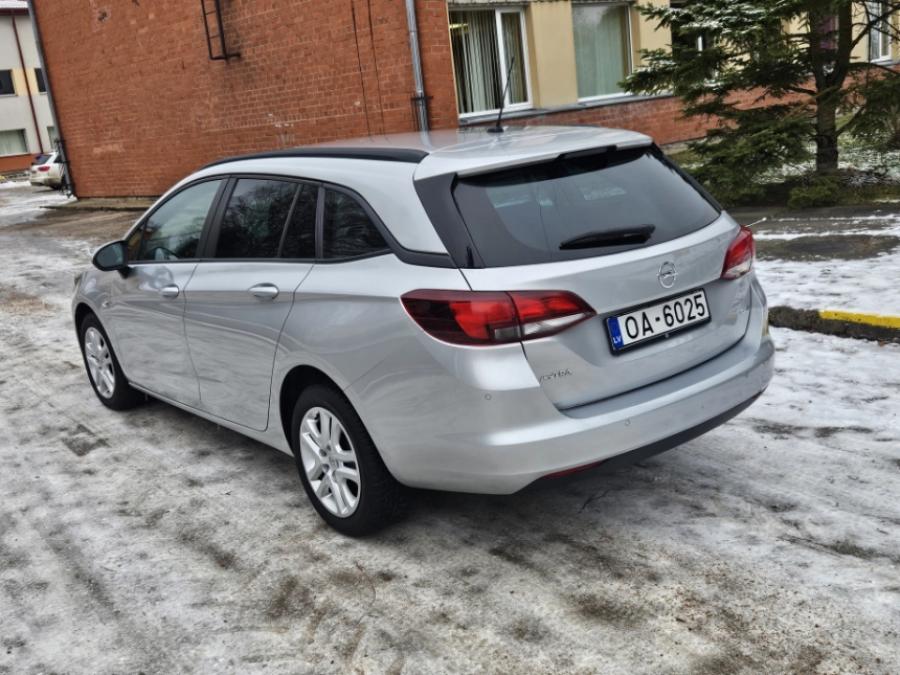 Grey Opel Astra 2018 in Riga, with an engine capacity of 1.60 L and mileage of 207 thousand km for 6690 €, photo 10 on AUTOMOTO.COM.LV