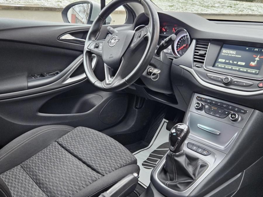 Grey Opel Astra 2018 in Riga, with an engine capacity of 1.60 L and mileage of 207 thousand km for 6690 €, photo 22 on AUTOMOTO.COM.LV