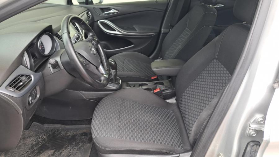 Grey Opel Astra 2018 in Riga, with an engine capacity of 1.60 L and mileage of 235 thousand km for 6550 €, photo 6 on AUTOMOTO.COM.LV