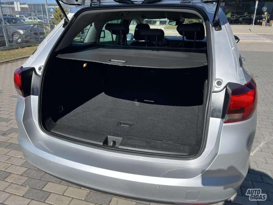 Grey Opel Astra 2018 in Siauliai, with an engine capacity of 1.60 L and mileage of 186 thousand km for 7700 €, photo 26 on AUTOMOTO.COM.LV