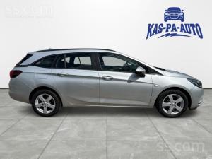 Grey Opel Astra 2018 in Riga, with an engine capacity of 1.60 L and mileage of 210 thousand km for 6500 €, photo 5 on AUTOMOTO.COM.LV