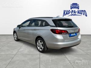 Grey Opel Astra 2018 in Riga, with an engine capacity of 1.60 L and mileage of 210 thousand km for 6500 €, photo 6 on AUTOMOTO.COM.LV