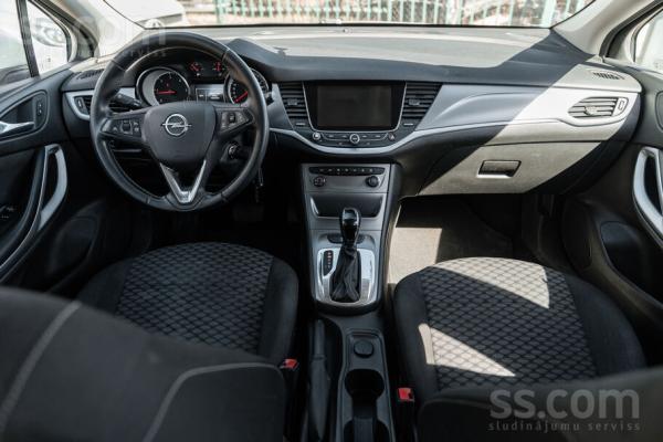 Grey Opel Astra 2018 in Riga, with an engine capacity of 1.60 L and mileage of 273 thousand km for 6350 €, photo 5 on AUTOMOTO.COM.LV