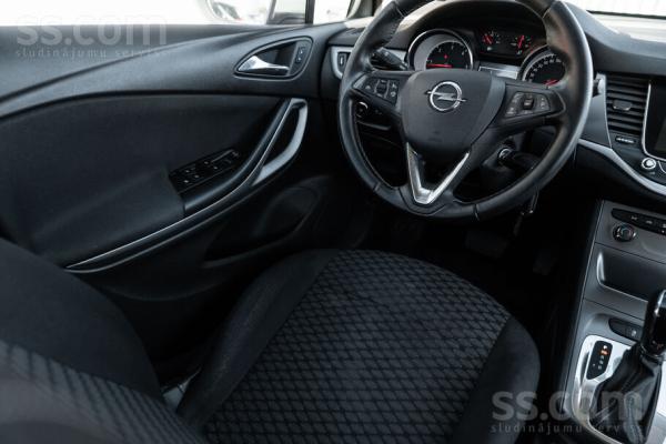 Grey Opel Astra 2018 in Riga, with an engine capacity of 1.60 L and mileage of 273 thousand km for 6350 €, photo 6 on AUTOMOTO.COM.LV