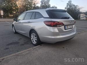Grey Opel Astra 2018 in Riga, with an engine capacity of 1.60 L and mileage of 202 thousand km for 5600 €, photo 3 on AUTOMOTO.COM.LV