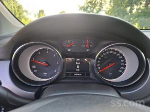 Grey Opel Astra 2018 in Riga, with an engine capacity of 1.60 L and mileage of 202 thousand km for 5600 €, photo 6 on AUTOMOTO.COM.LV