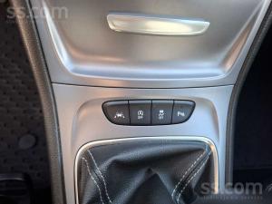 Grey Opel Astra 2018 in Riga, with an engine capacity of 1.60 L and mileage of 202 thousand km for 5600 €, photo 8 on AUTOMOTO.COM.LV