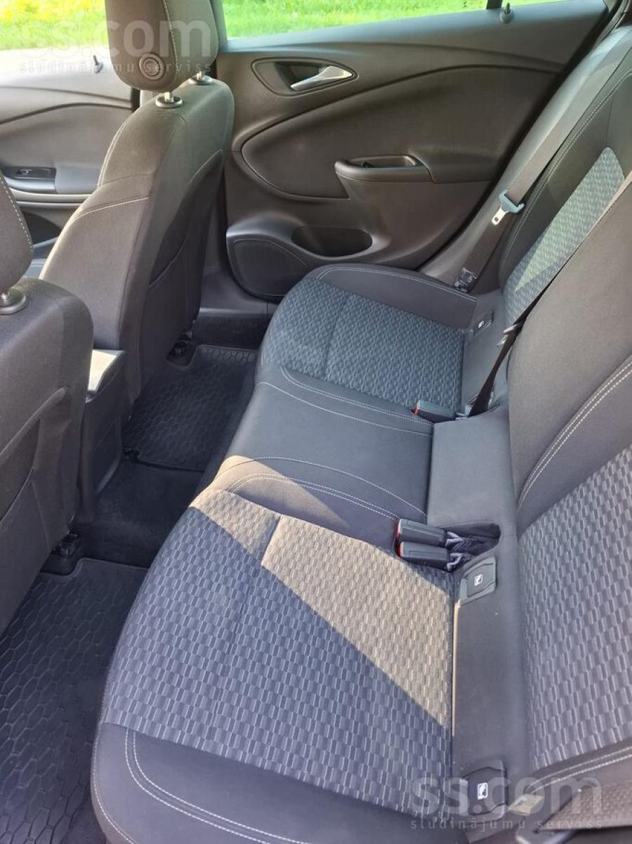 Grey Opel Astra 2018 in Riga, with an engine capacity of 1.60 L and mileage of 202 thousand km for 5600 €, photo 9 on AUTOMOTO.COM.LV