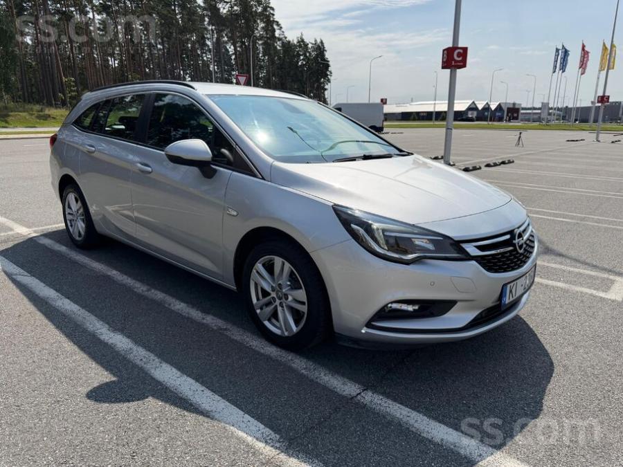 Grey Opel Astra 2018 in Riga, with an engine capacity of 1.60 L and mileage of 230 thousand km for 6490 €, photo 6 on AUTOMOTO.COM.LV