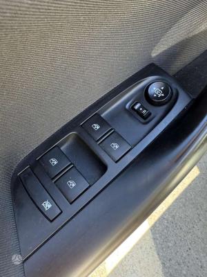 Grey Opel Astra 2018 in Klaipeda, with an engine capacity of 1.60 L and mileage of 218 thousand km for 4900 €, photo 16 on AUTOMOTO.COM.LV