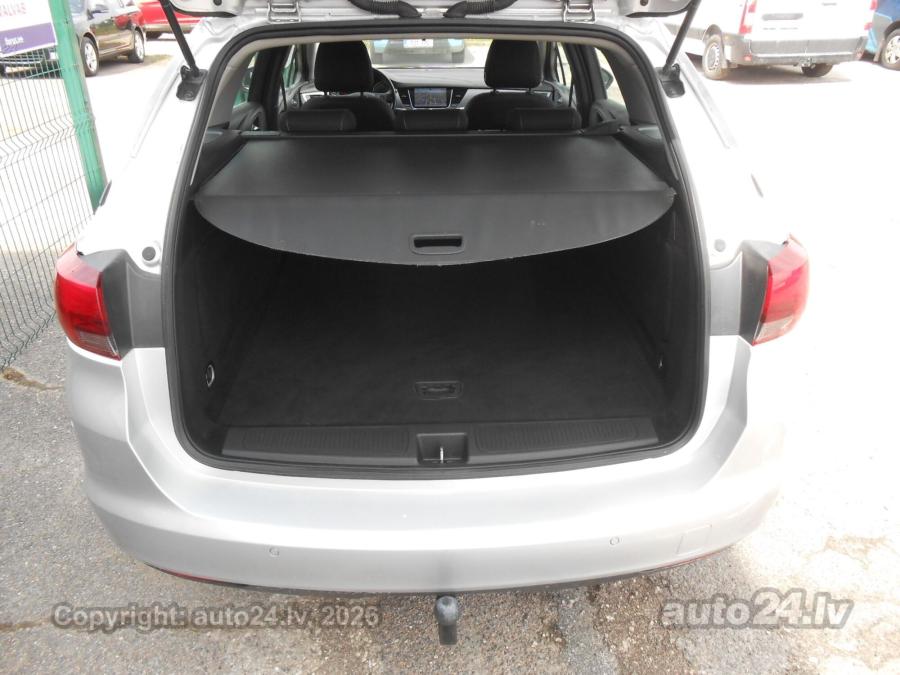 Grey Opel Astra 2018 in Viljandi, with an engine capacity of 1.60 L and mileage of 222 thousand km for 6990 €, photo 18 on AUTOMOTO.COM.LV