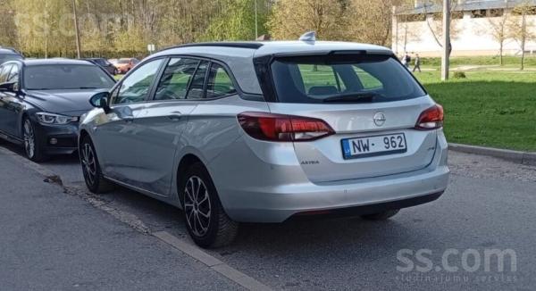Grey Opel Astra 2018 in Riga, with an engine capacity of 1.60 L and mileage of 270 thousand km for 6500 €, photo 3 on AUTOMOTO.COM.LV