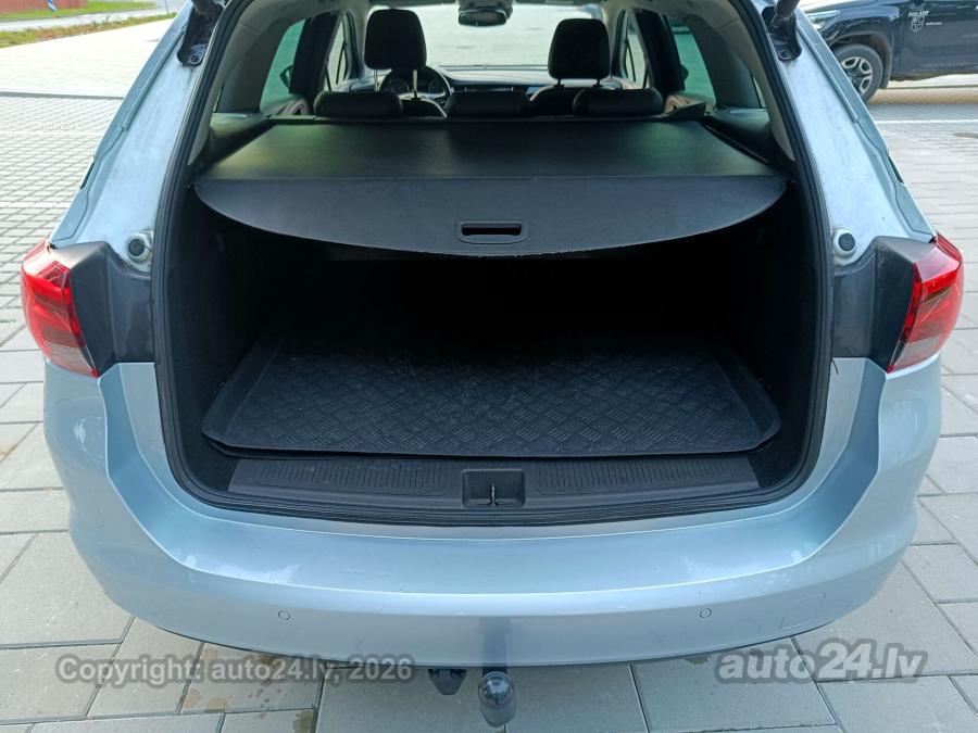 Pelēks Opel Astra 2018 Tallina, ar dzinēja tilpumu 1.40 L un nobraukumu 133 tūkst. km par 10990 €, foto 19 vietnē AUTOMOTO.COM.LV