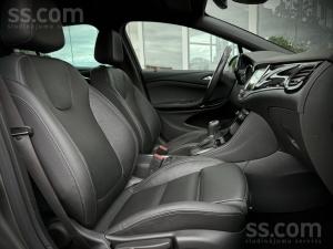Grey Opel Astra 2019 in Tukums, with an engine capacity of 1.60 L and mileage of 245 thousand km for 7990 €, photo 7 on AUTOMOTO.COM.LV