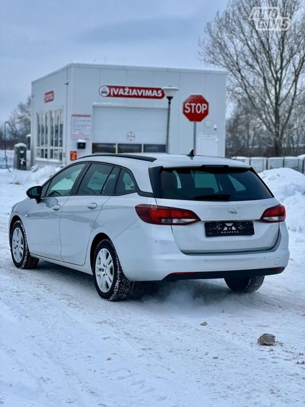 Grey Opel Astra 2019 in Kretinga, with an engine capacity of 1.60 L and mileage of 176 thousand km for 6999 €, photo 6 on AUTOMOTO.COM.LV