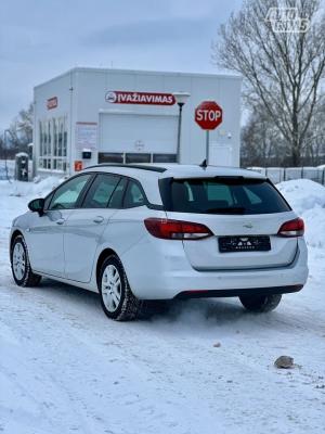 Grey Opel Astra 2019 in Kretinga, with an engine capacity of 1.60 L and mileage of 176 thousand km for 6999 €, photo 6 on AUTOMOTO.COM.LV