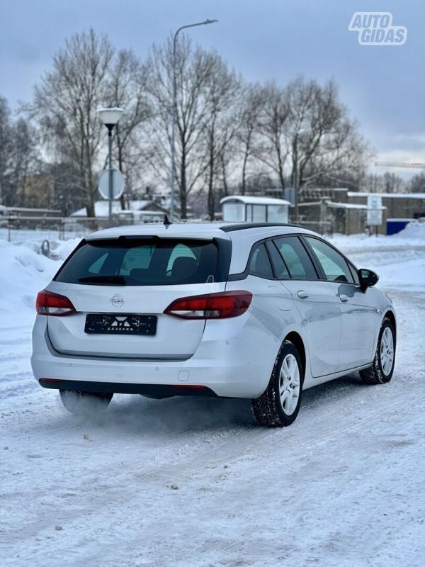 Grey Opel Astra 2019 in Kretinga, with an engine capacity of 1.60 L and mileage of 176 thousand km for 6999 €, photo 8 on AUTOMOTO.COM.LV