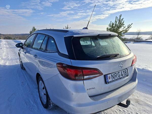 Grey Opel Astra 2019 in Vilnius, with an engine capacity of 1.60 L and mileage of 190 thousand km for 7200 €, photo 5 on AUTOMOTO.COM.LV