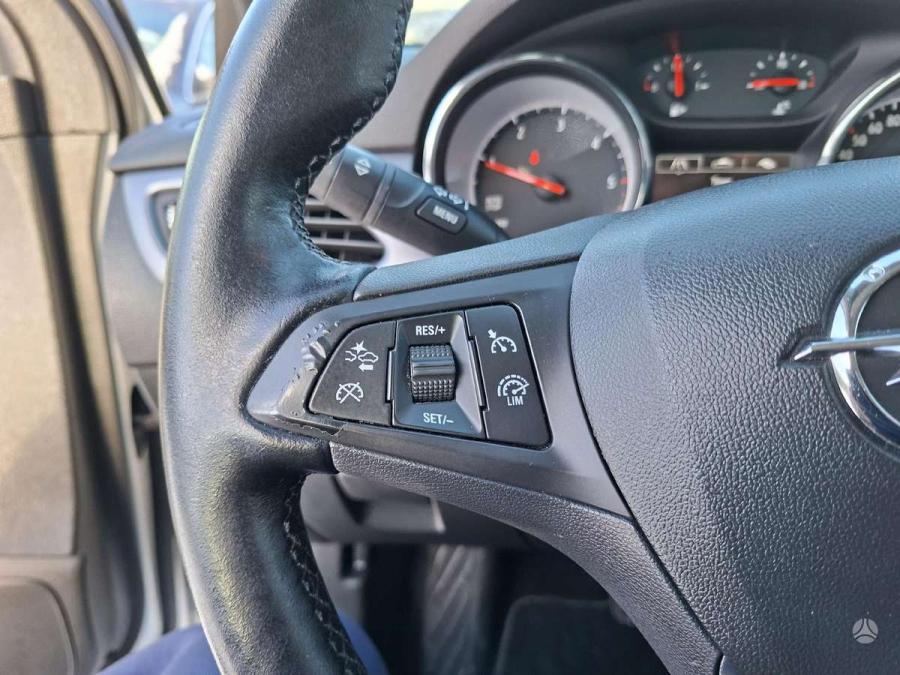 Pelēks Opel Astra 2019 Viļņa, ar dzinēja tilpumu 1.60 L un nobraukumu 190 tūkst. km par 7200 €, foto 12 vietnē AUTOMOTO.COM.LV