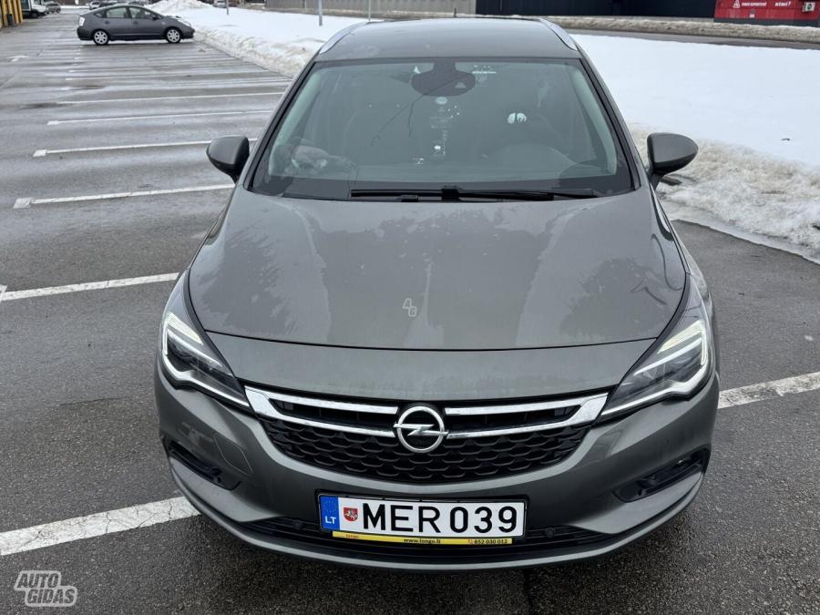 Grey Opel Astra 2019 in Panevezys, with an engine capacity of 1.60 L and mileage of 204 thousand km for 7500 €, photo 1 on AUTOMOTO.COM.LV