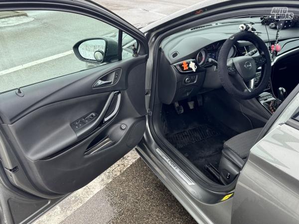 Grey Opel Astra 2019 in Panevezys, with an engine capacity of 1.60 L and mileage of 204 thousand km for 7500 €, photo 7 on AUTOMOTO.COM.LV