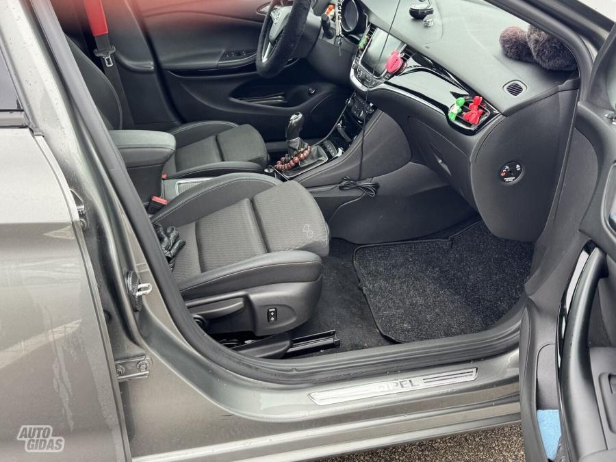 Grey Opel Astra 2019 in Panevezys, with an engine capacity of 1.60 L and mileage of 204 thousand km for 7500 €, photo 9 on AUTOMOTO.COM.LV