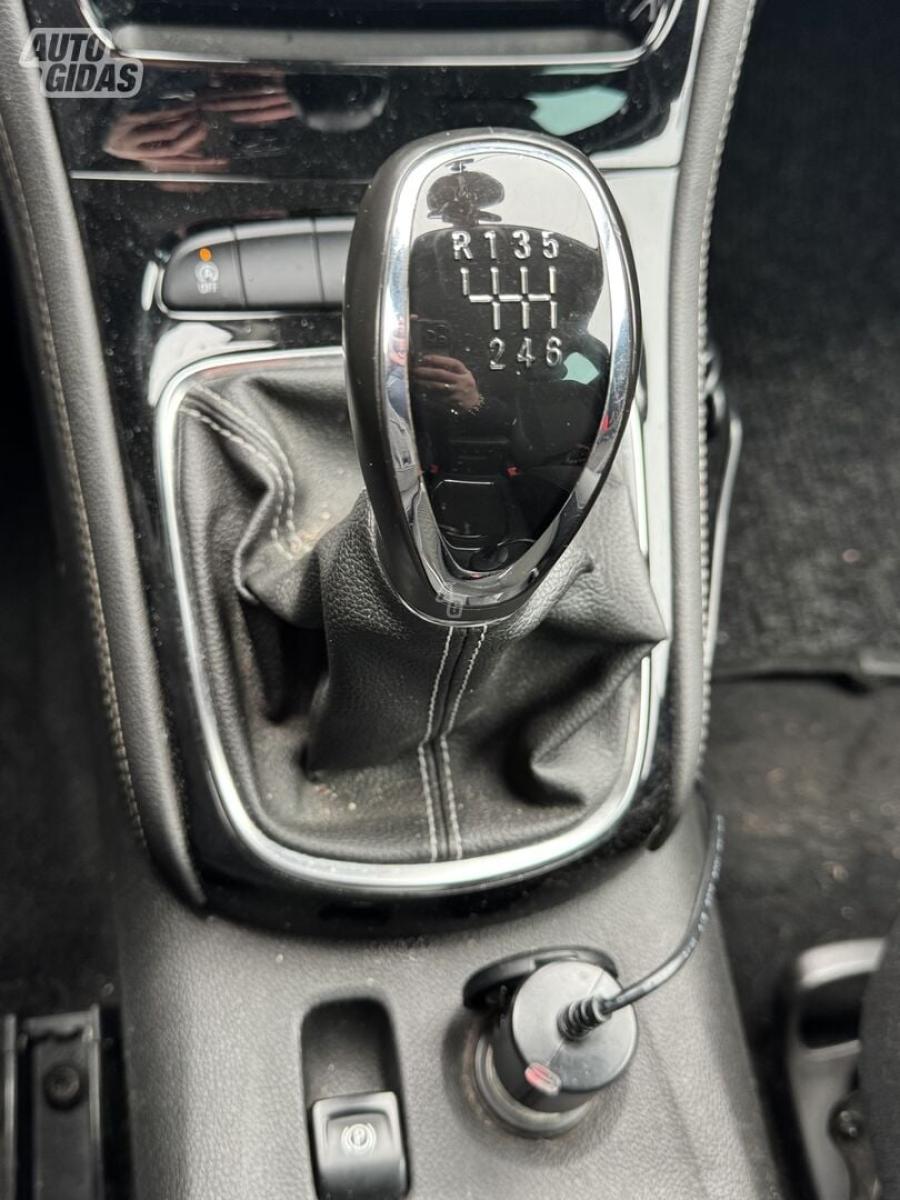 Grey Opel Astra 2019 in Panevezys, with an engine capacity of 1.60 L and mileage of 204 thousand km for 7500 €, photo 15 on AUTOMOTO.COM.LV