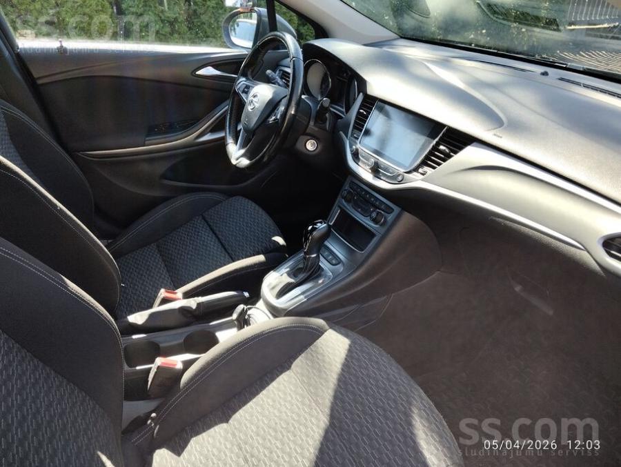 Pelēks Opel Astra 2019 Rīga, ar dzinēja tilpumu 1.60 L un nobraukumu 140 tūkst. km par 10700 €, foto 5 vietnē AUTOMOTO.COM.LV