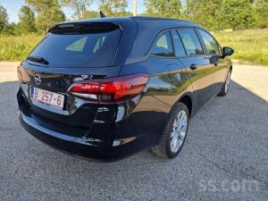 Grey Opel Astra 2019 in Ogre, with an engine capacity of 1.60 L and mileage of 207 thousand km for 8450 €, photo 3 on AUTOMOTO.COM.LV