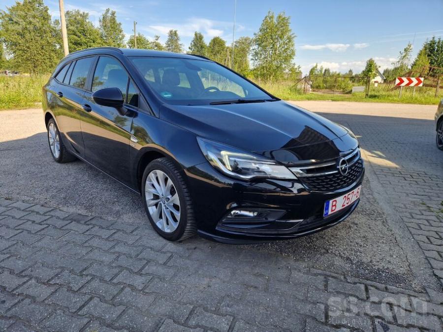 Grey Opel Astra 2019 in Ogre, with an engine capacity of 1.60 L and mileage of 207 thousand km for 8450 €, photo 4 on AUTOMOTO.COM.LV