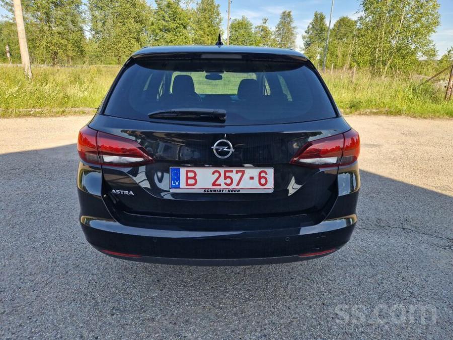 Grey Opel Astra 2019 in Ogre, with an engine capacity of 1.60 L and mileage of 207 thousand km for 8450 €, photo 7 on AUTOMOTO.COM.LV