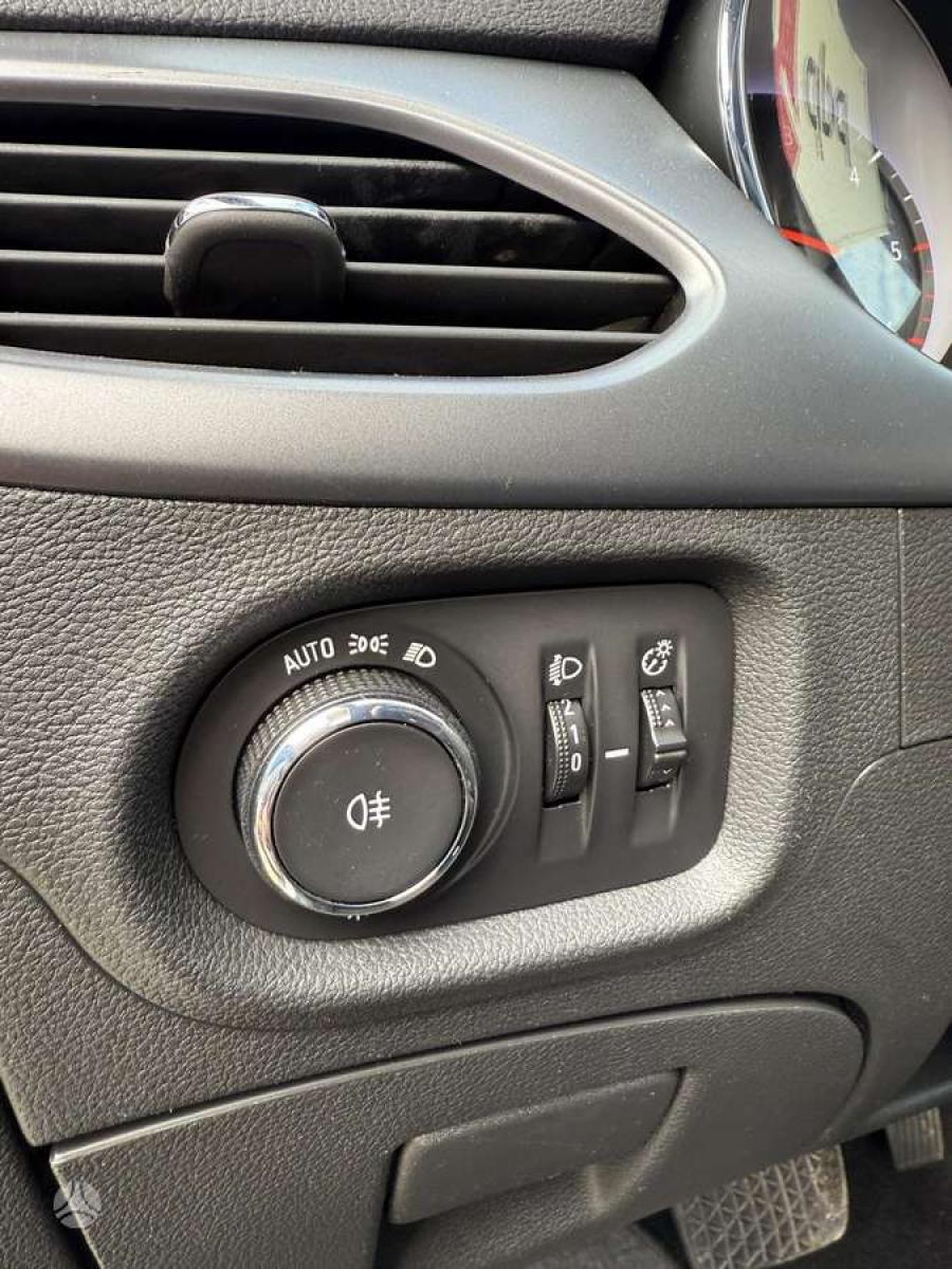 Grey Opel Astra 2019 in Klaipeda, with an engine capacity of 1.60 L and mileage of 180 thousand km for 7300 €, photo 15 on AUTOMOTO.COM.LV