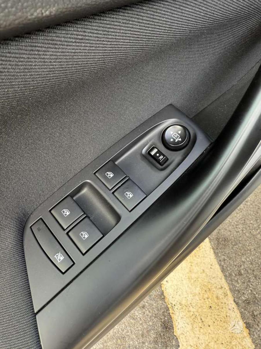 Grey Opel Astra 2019 in Klaipeda, with an engine capacity of 1.60 L and mileage of 180 thousand km for 7300 €, photo 16 on AUTOMOTO.COM.LV