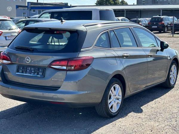 Grey Opel Astra 2019 in Kretinga, with an engine capacity of 1.60 L and mileage of 189 thousand km for 4900 €, photo 4 on AUTOMOTO.COM.LV