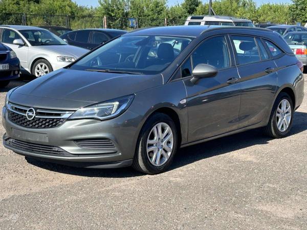 Grey Opel Astra 2019 in Kretinga, with an engine capacity of 1.60 L and mileage of 189 thousand km for 4900 €, photo 2 on AUTOMOTO.COM.LV