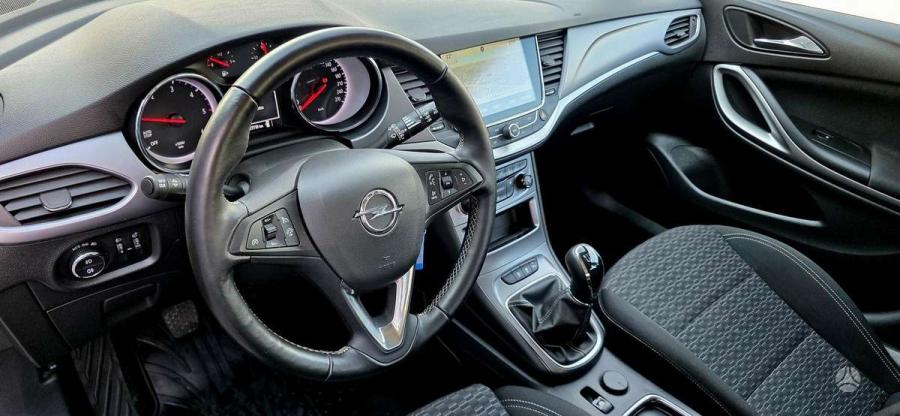 Grey Opel Astra 2019 in Siauliai, with an engine capacity of 1.60 L and mileage of 127 thousand km for 7950 €, photo 22 on AUTOMOTO.COM.LV
