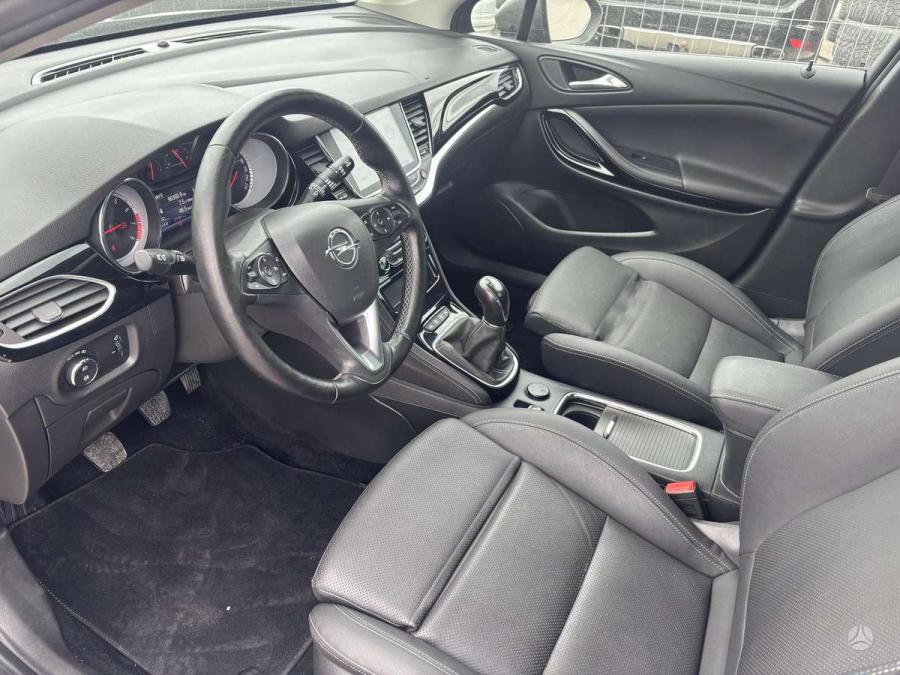 Pelēks Opel Astra 2019 Marijampole, ar dzinēja tilpumu 1.40 L un nobraukumu 122 tūkst. km par 7500 €, foto 11 vietnē AUTOMOTO.COM.LV