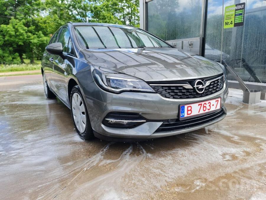 Grey Opel Astra 2020 in Cesis, with an engine capacity of 1.50 L and mileage of 160 thousand km for 7750 €, photo 3 on AUTOMOTO.COM.LV