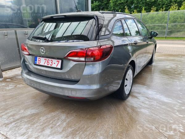 Grey Opel Astra 2020 in Cesis, with an engine capacity of 1.50 L and mileage of 160 thousand km for 7750 €, photo 3 on AUTOMOTO.COM.LV